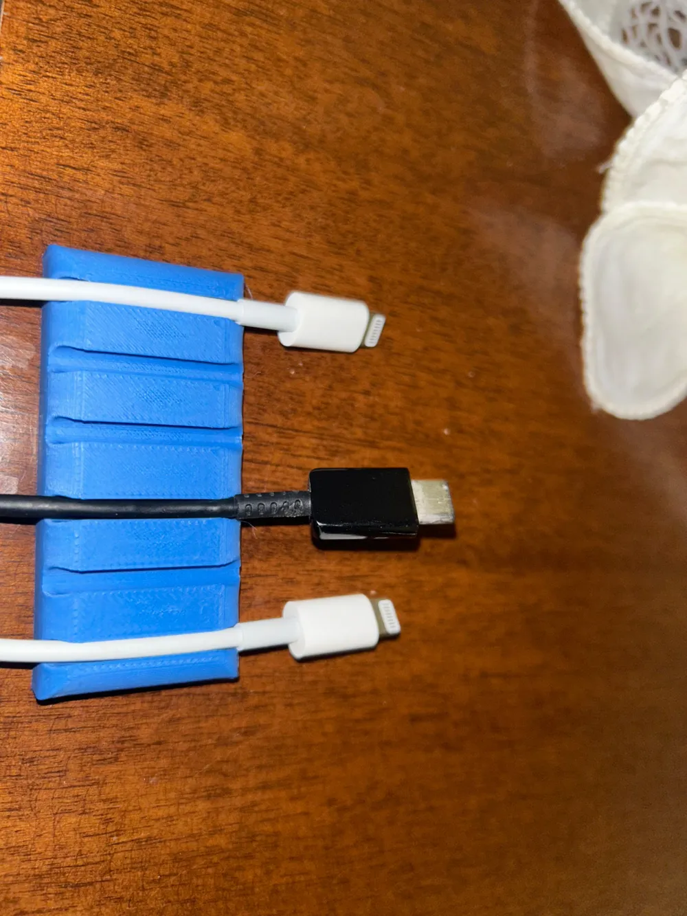 USB cable holder by Steven_3D_ITA - MakerWorld