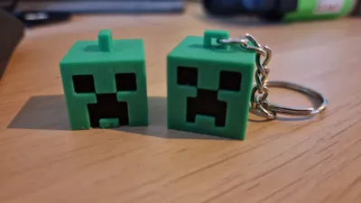 Minecraft Creeper Keychain by Wickieprints - MakerWorld