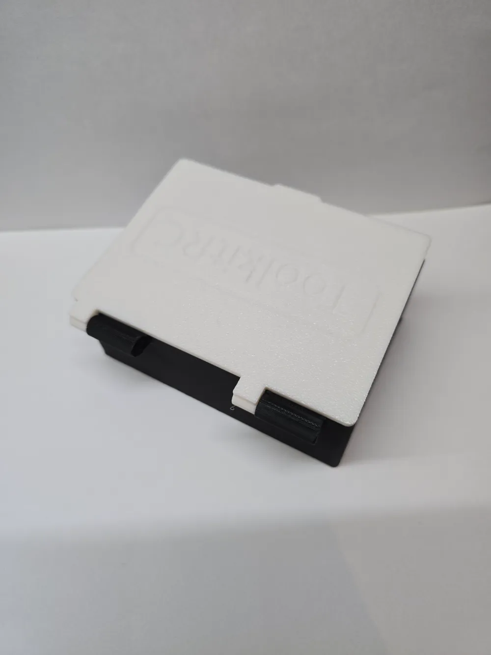 ToolKitRC M8P LiPo-Battery Charger Case/Box by D1000 - MakerWorld