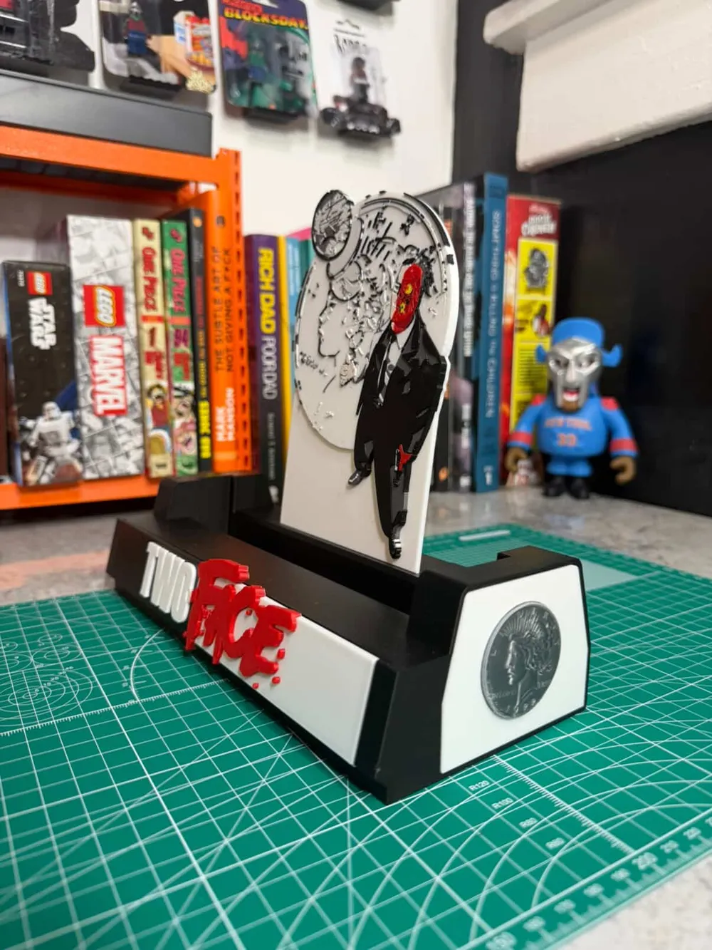 Two-Face Comic Book Display - Free 3D Print Model - MakerWorld