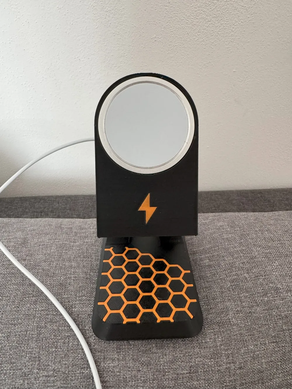 MagSafe stand - Free 3D Print Model - MakerWorld
