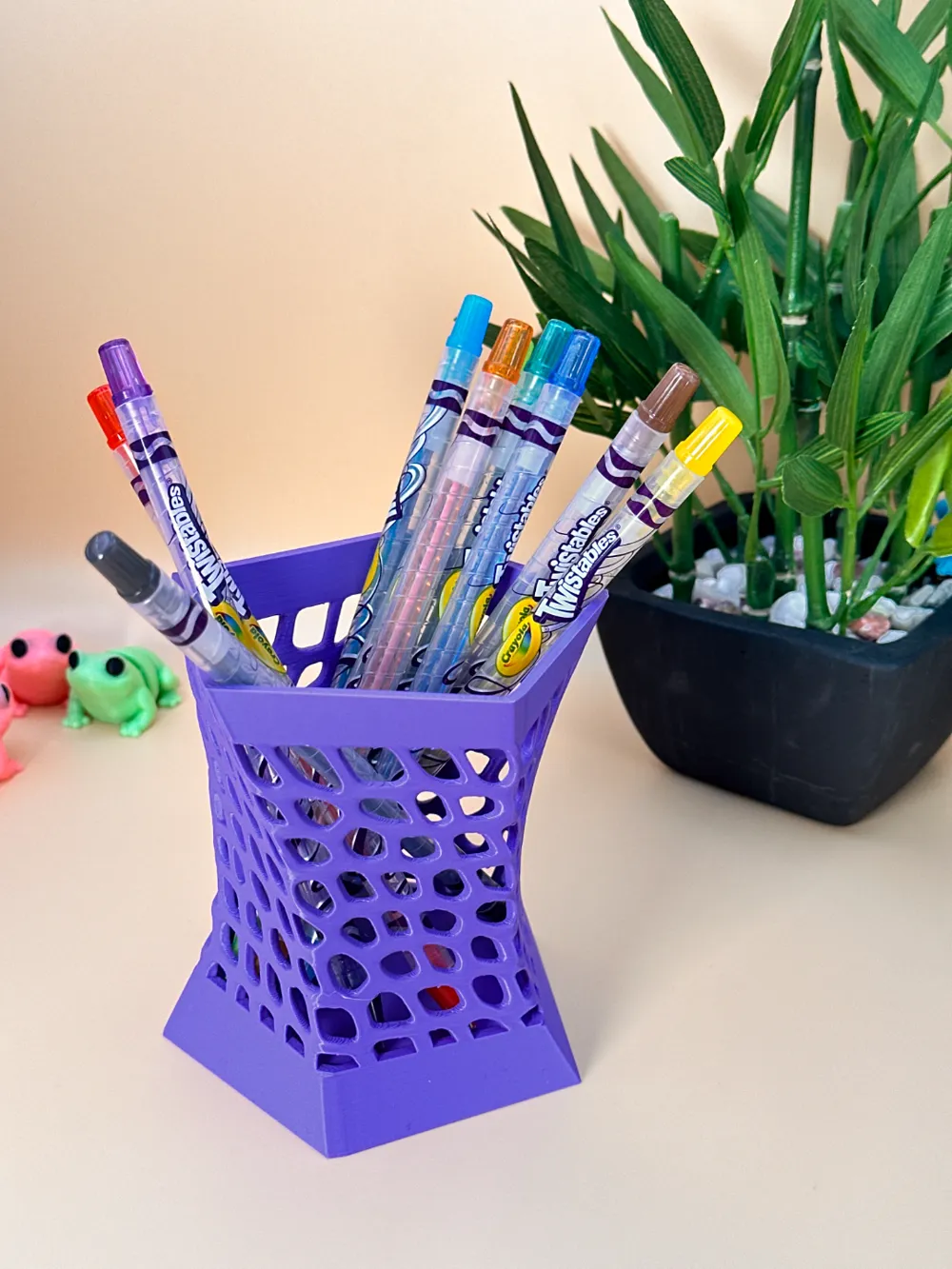 5-Sided Twisted Voronoi Pen Pot & Vase by Eternity Labs - MakerWorld