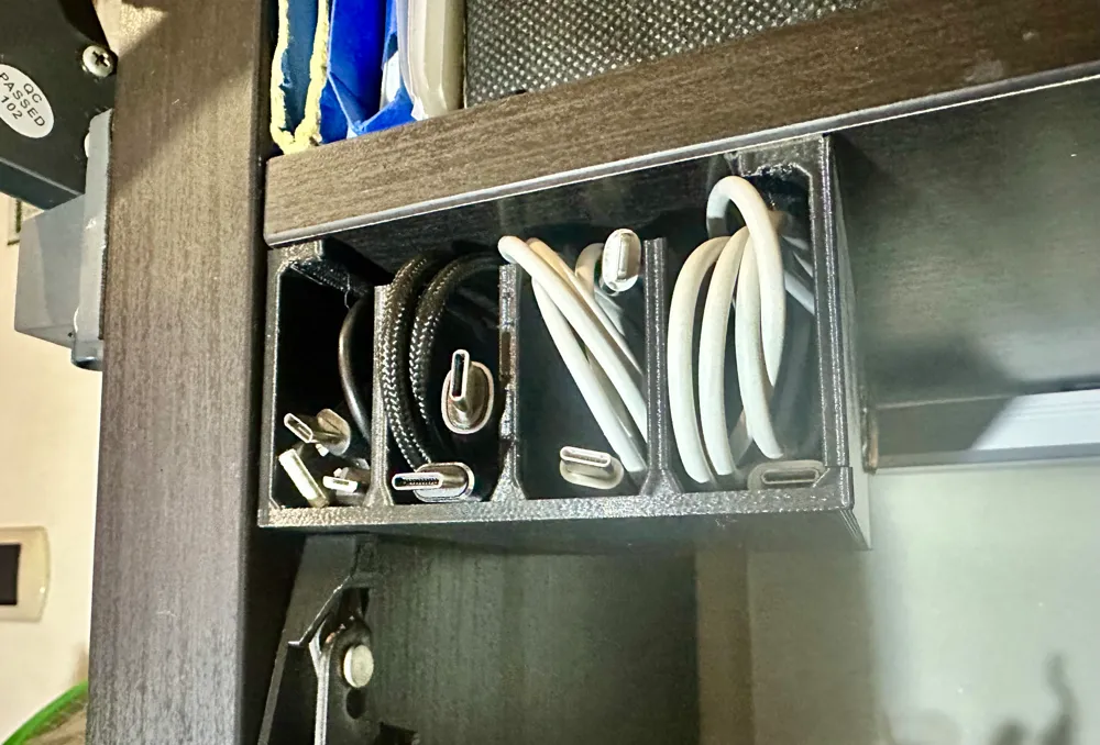 Under Desk cables Organizer - 4 slots by Roket_One - MakerWorld