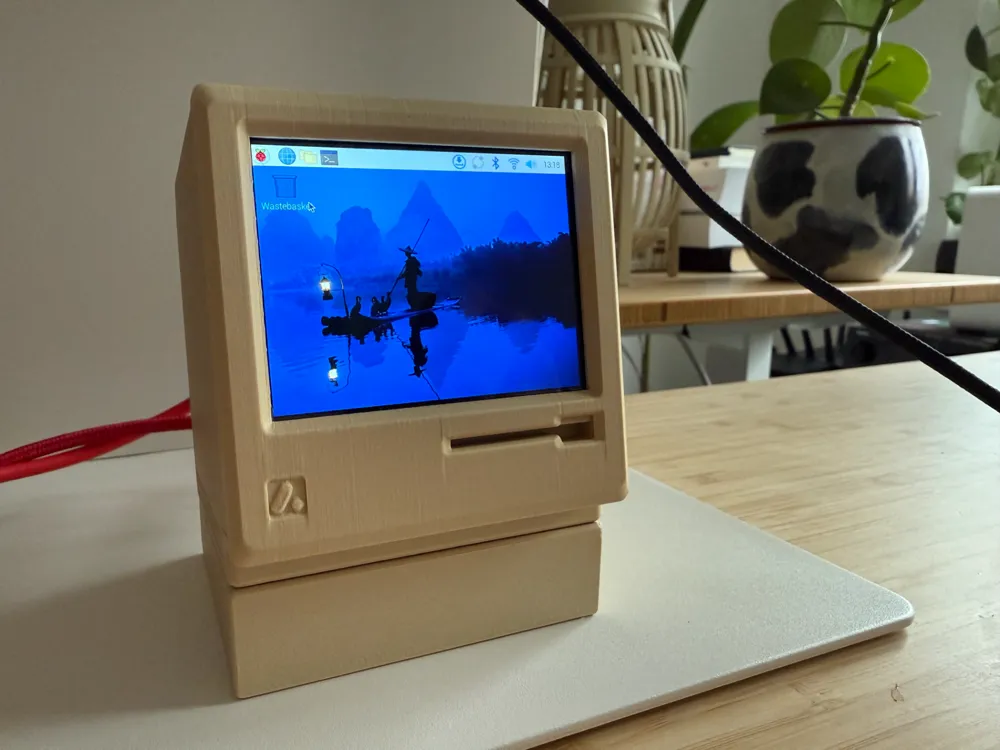 Macintosh Side Screen Raspberry PI Zero 2 W Base by Pascal - MakerWorld