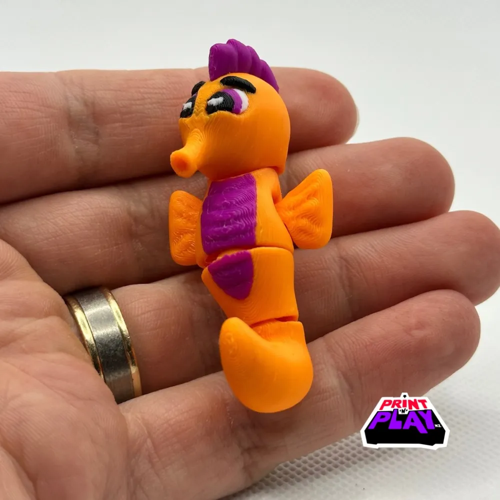 Cute Flexi Seahorse (Keychain) - Free 3D Print Model - MakerWorld