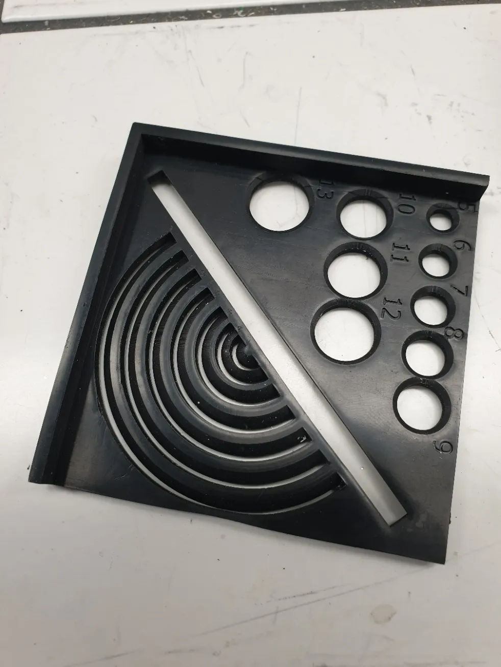 Centerfinder hole stencil by Jiri.stojdl - MakerWorld