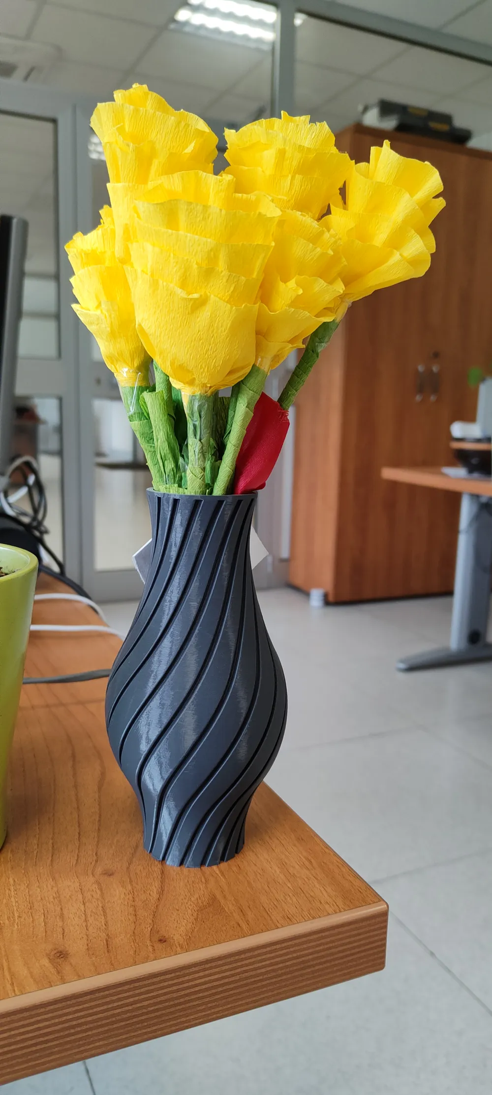 VASE FLORA SPIRAL PENCIL FIORI PENNE - Free 3D Print Model - MakerWorld