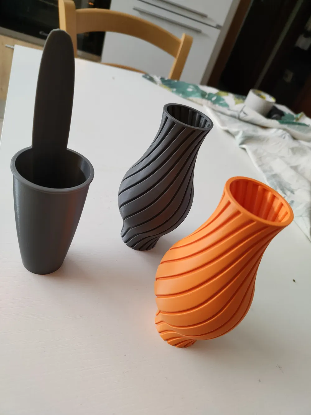 VASE FLORA SPIRAL PENCIL FIORI PENNE - Free 3D Print Model - MakerWorld