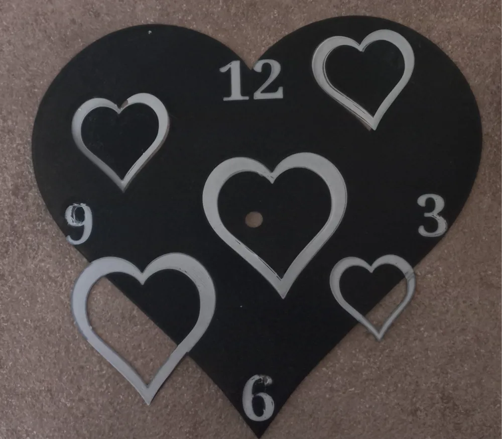 Bicolour heart wall clock by deidibna - MakerWorld