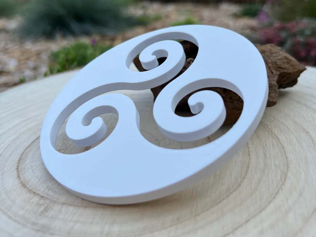 Triskele-Untersetzer – Kostenloses 3D-Druckmodell – MakerWorld