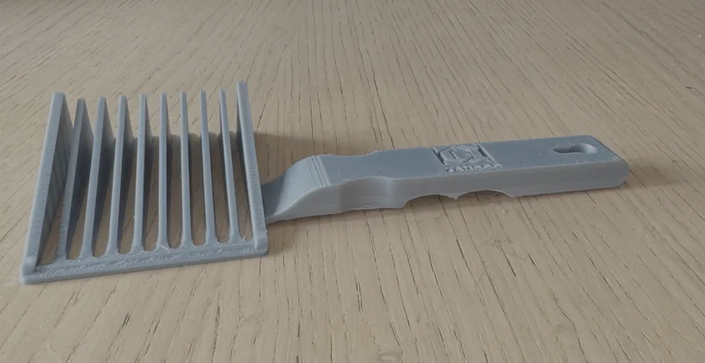 Ergonomic Fading Blend, Comb for DIY Haircuts - Free 3D Print Model ...