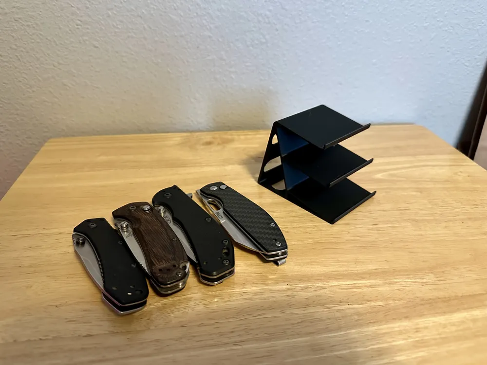 Pocket Knife display by Orion MakerWorld: Download Free 3D Models