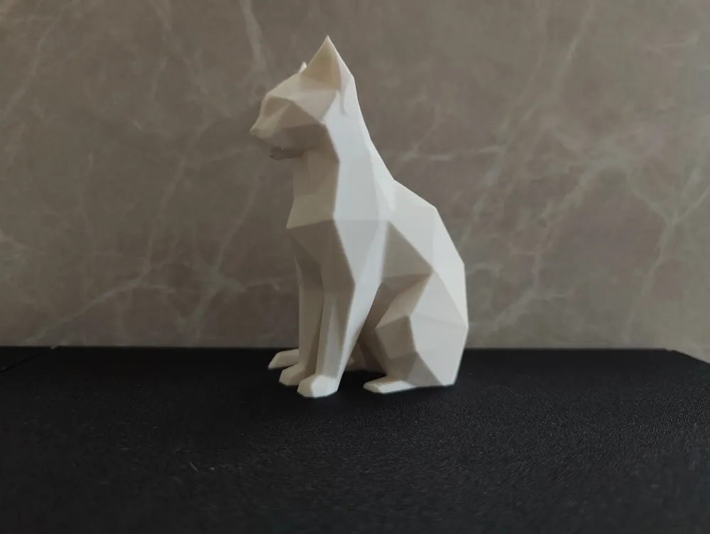 Elegant 3D-printed Low-Poly Cat by LeW MakerWorld: Download Free 3D Models