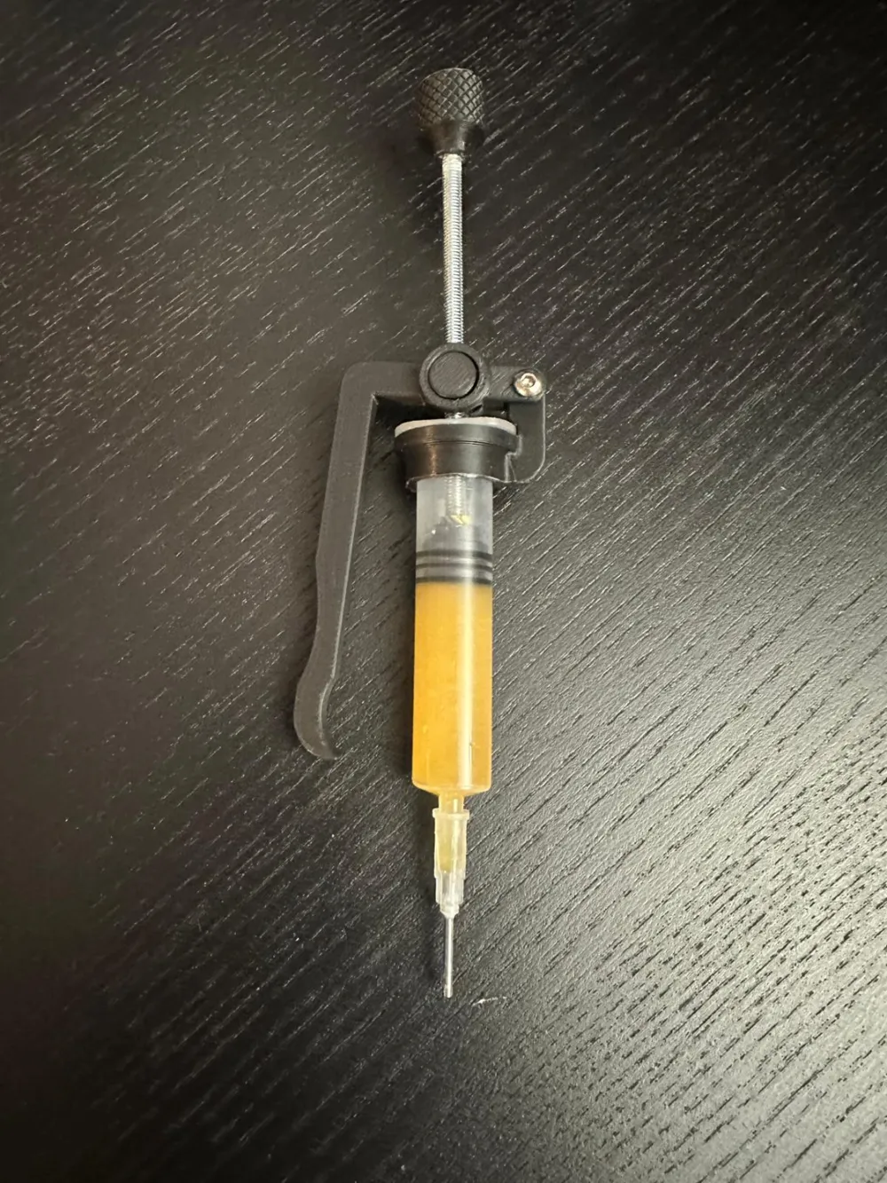 Flux syringe dispenser by FDM MakerWorld: Download Free 3D Models