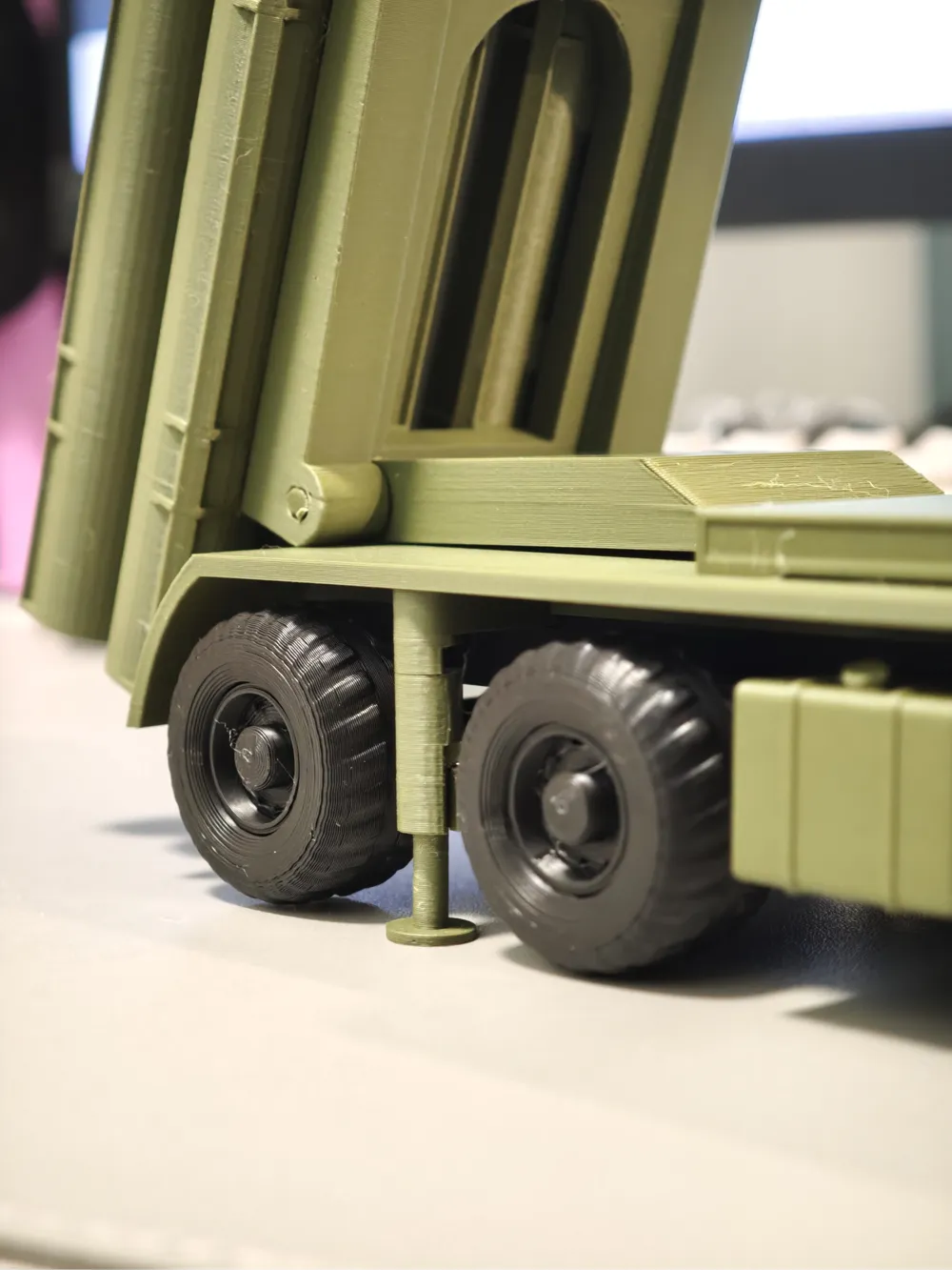 PCH-191 Rocket Launcher Pen Holder - Free 3D Print Model - MakerWorld