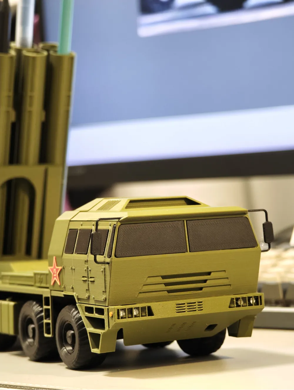 PCH-191 Rocket Launcher Pen Holder - Free 3D Print Model - MakerWorld