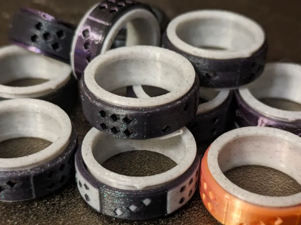 Spinning Fidget Dice Ring (d6+d20) by Weware MakerWorld: Download Free ...