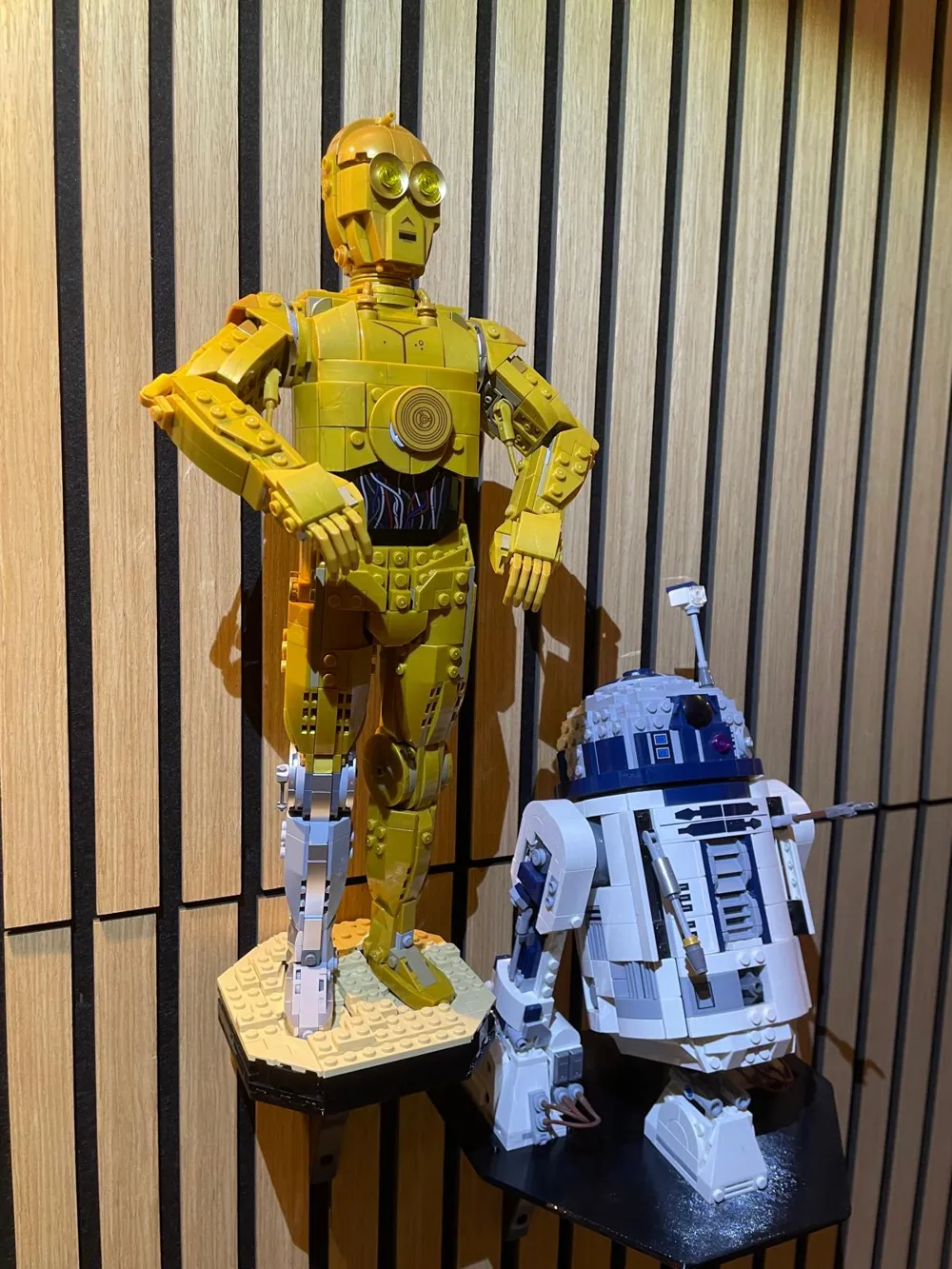 R2-D2 Wall Mount - Free 3D Print Model - MakerWorld