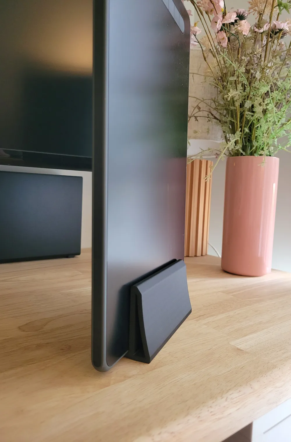 Tablet / Laptop Stand by Dan MakerWorld: Download Free 3D Models