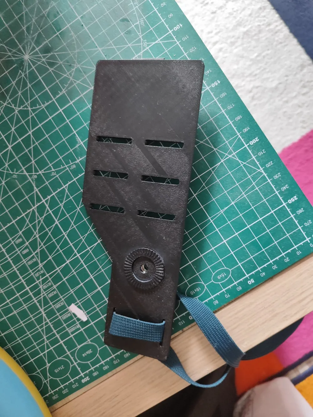 Rotary mount Drop Down Leg Platform - Free 3D Print Model - MakerWorld