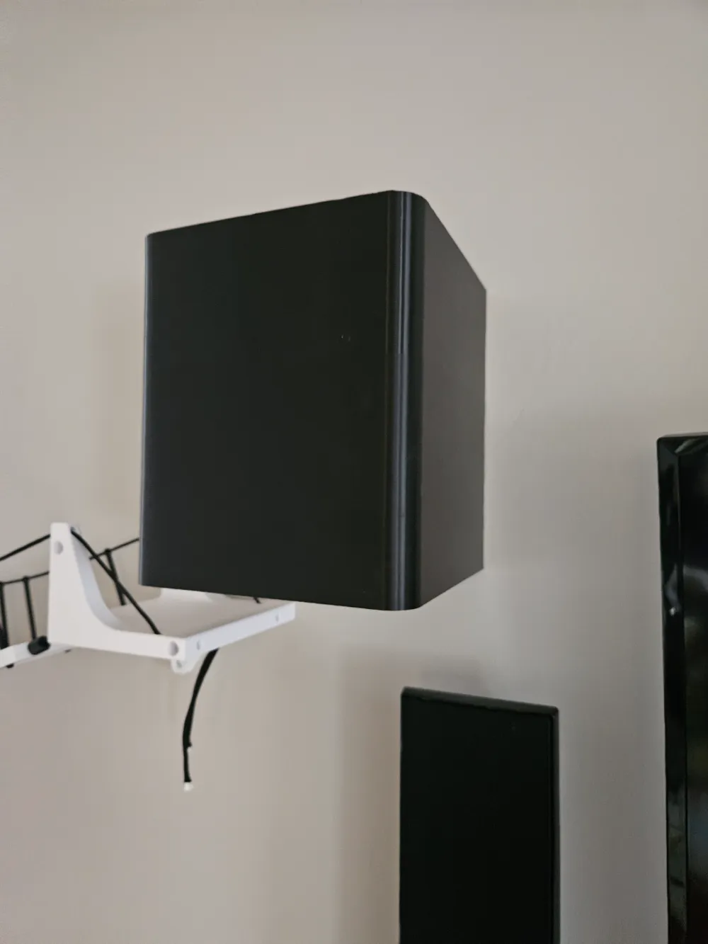 Modern wall sconce cover by Screech24 MakerWorld: Download Free 3D Models