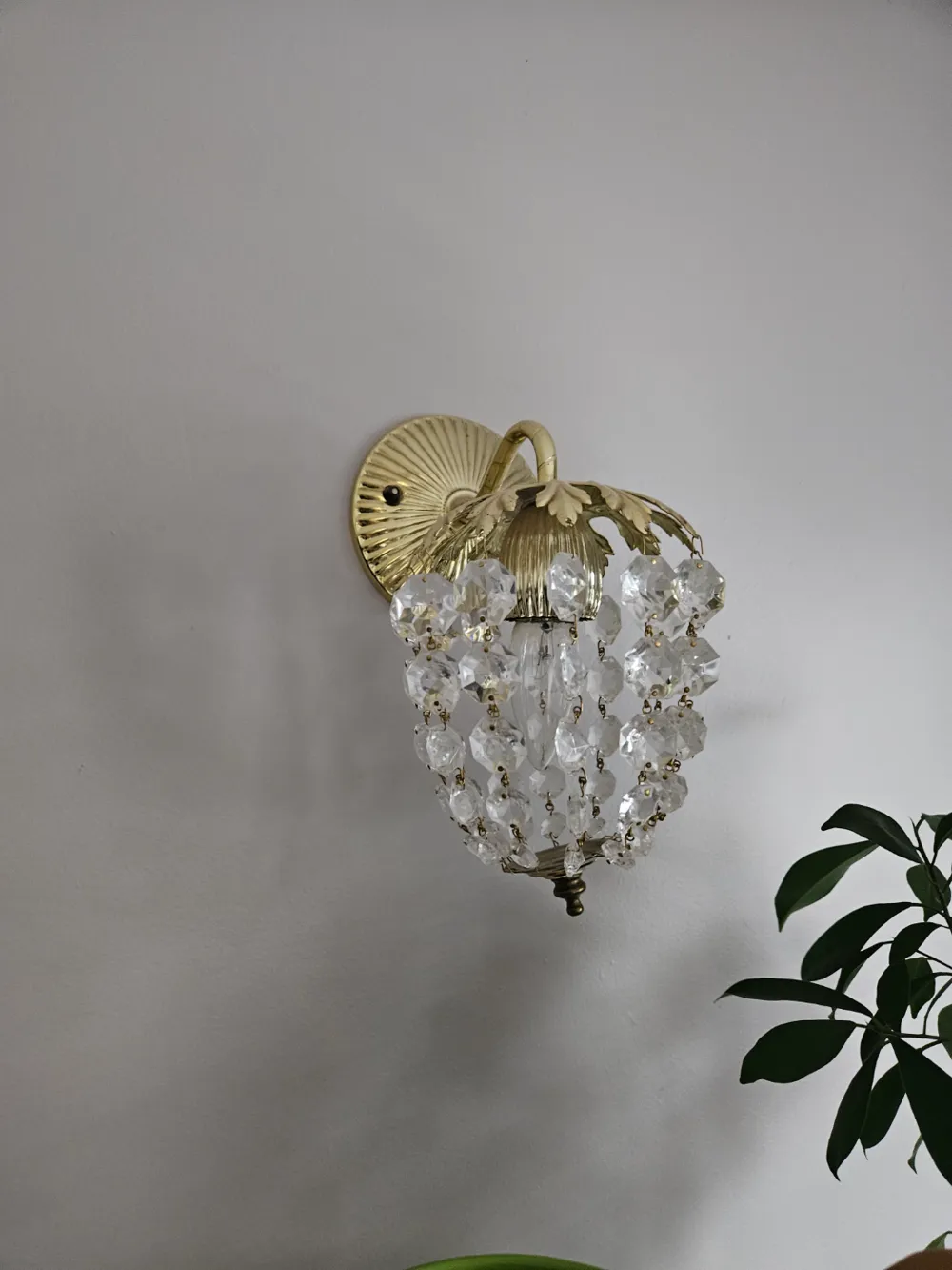 Modern wall sconce cover by Screech24 MakerWorld: Download Free 3D Models
