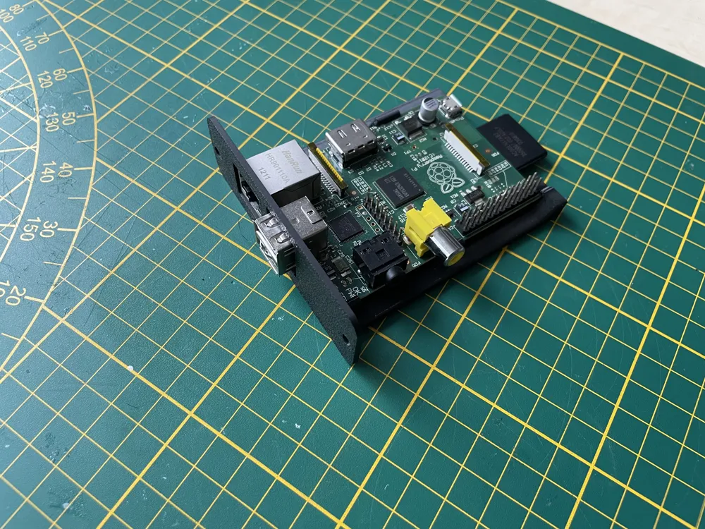 Pi1 rev1 sled for 10 inch Rack by Steffie MakerWorld: Download Free 3D ...