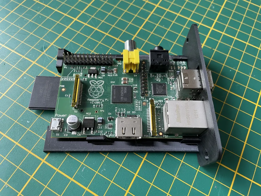 Pi1 rev1 sled for 10 inch Rack by Steffie MakerWorld: Download Free 3D ...