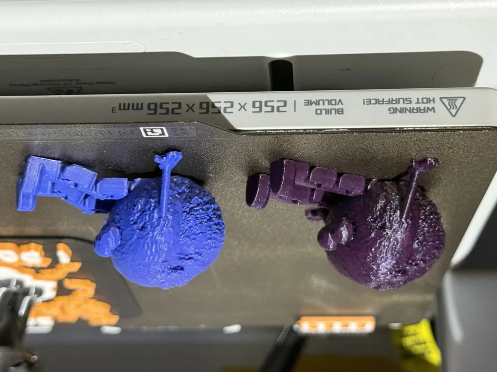 Mikro großäugiges Blob-Alien-Haustier Flexi-Kumpel von Mark MakerWorld ...