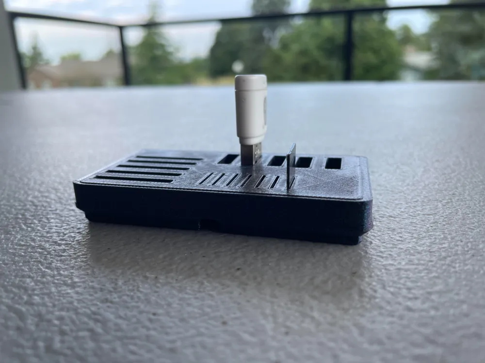 Gridfinity USB Holder --UPDATED-- by NicCf1 - MakerWorld