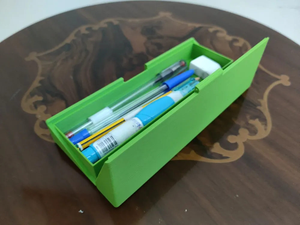 Hinged pencil case by Axelburn MakerWorld: Download Free 3D Models