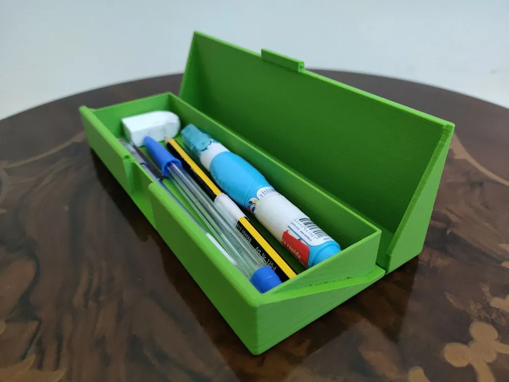 Hinged pencil case by Axelburn MakerWorld: Download Free 3D Models