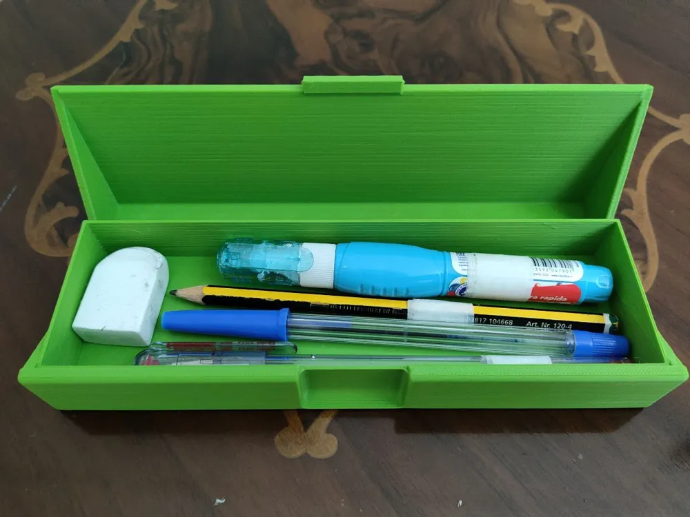 Hinged pencil case by Axelburn MakerWorld: Download Free 3D Models