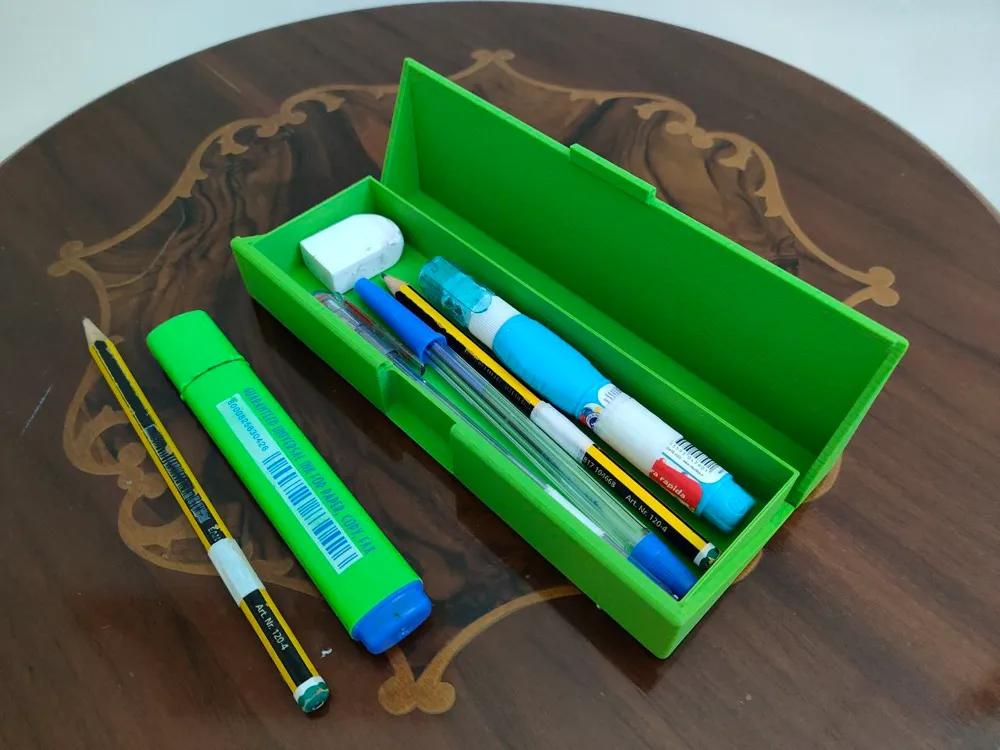 Hinged pencil case by Axelburn MakerWorld: Download Free 3D Models