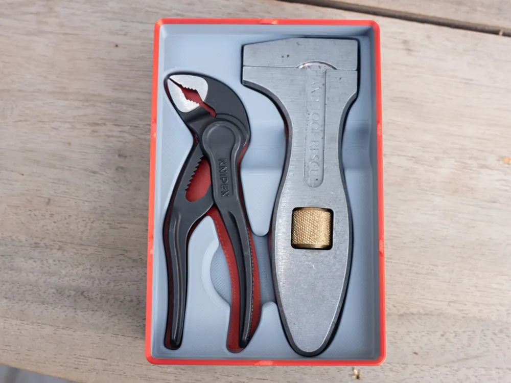 Cobra XS + Hand Tool Rescue Pocket Gridfinity Bin - Free 3D Print Model ...