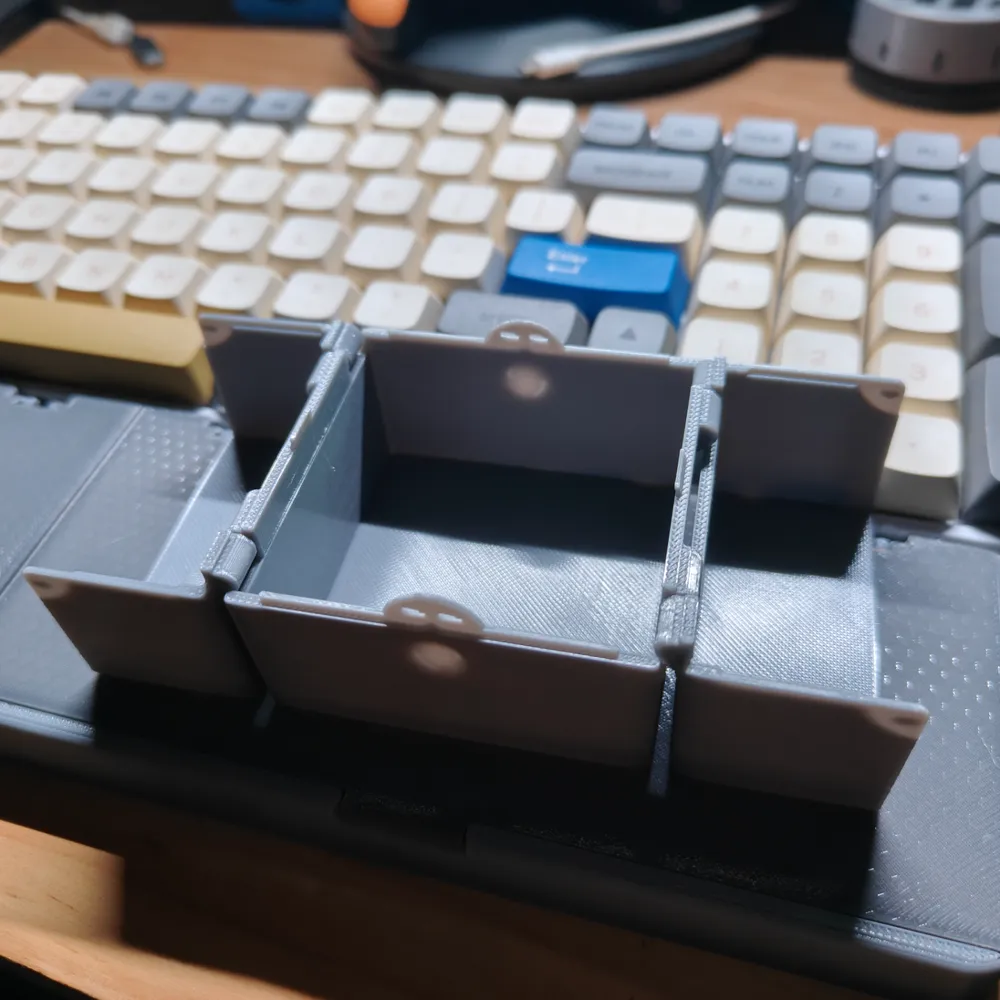 One-touch opening box (no hardware, printable in one go) by c_cuber ...