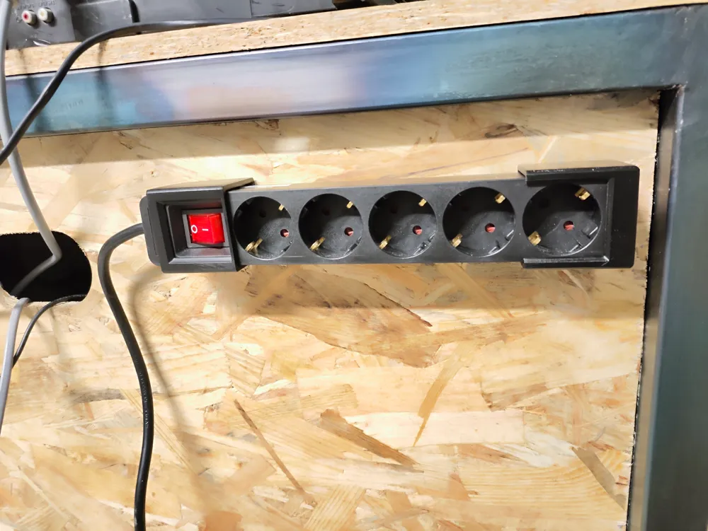 Leroy Merlin's Lexman Power Strip holder by ignaci0 - MakerWorld