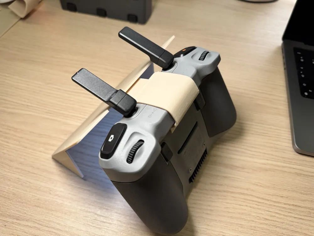 DJI RC2 Sun cover / Sun Hood - Free 3D Print Model - MakerWorld