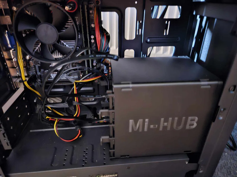 Mi-HUB - 5x 3.5 Inch Hard Drive Enclosure by Skallax MakerWorld ...
