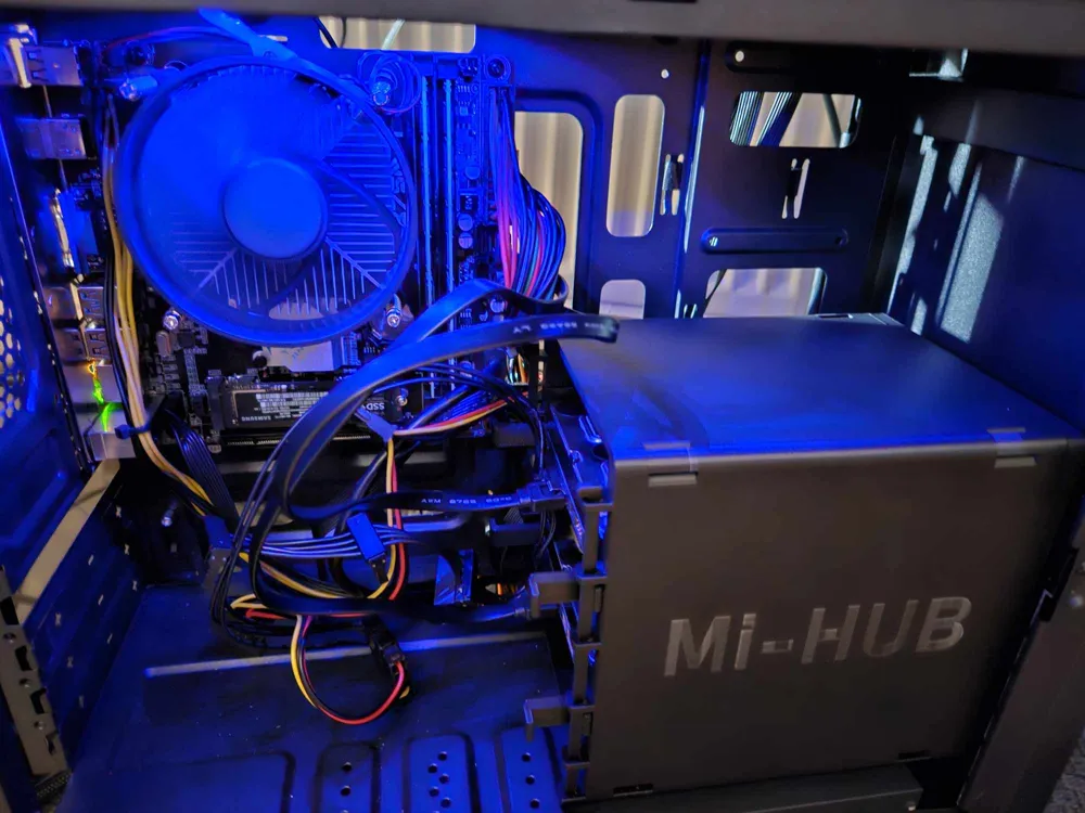 Mi-HUB - 5x 3.5 Inch Hard Drive Enclosure by Skallax MakerWorld ...