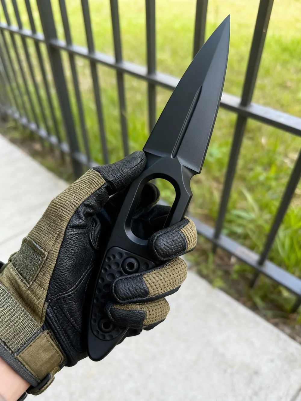 Black Falcon Tactical Finger Knife - Free 3D Print Model - MakerWorld