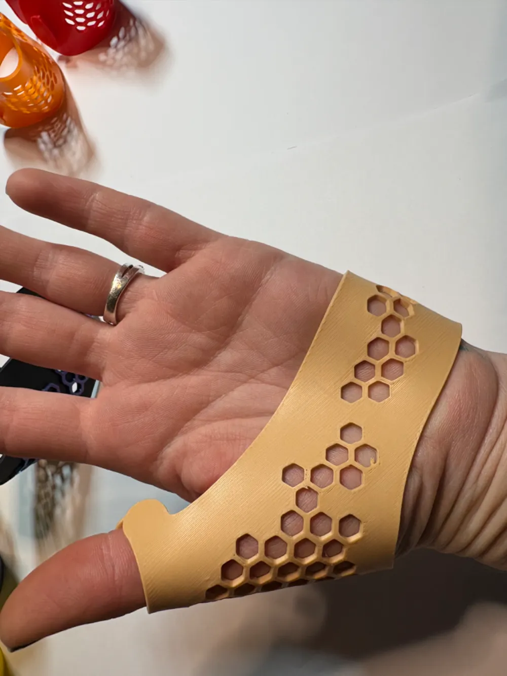 Right Thumb Brace CMC+MCP by familieKP MakerWorld: Download Free 3D Models