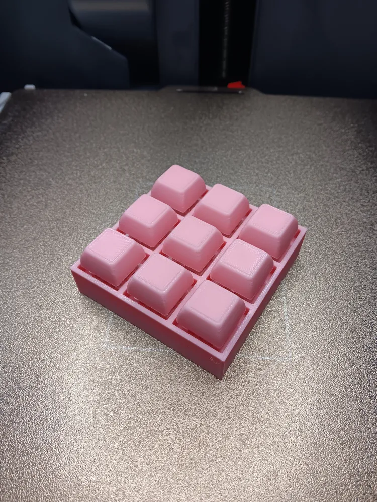 Clicker Inquieto 3x3 - Modelo de impresión 3D gratuito - MakerWorld