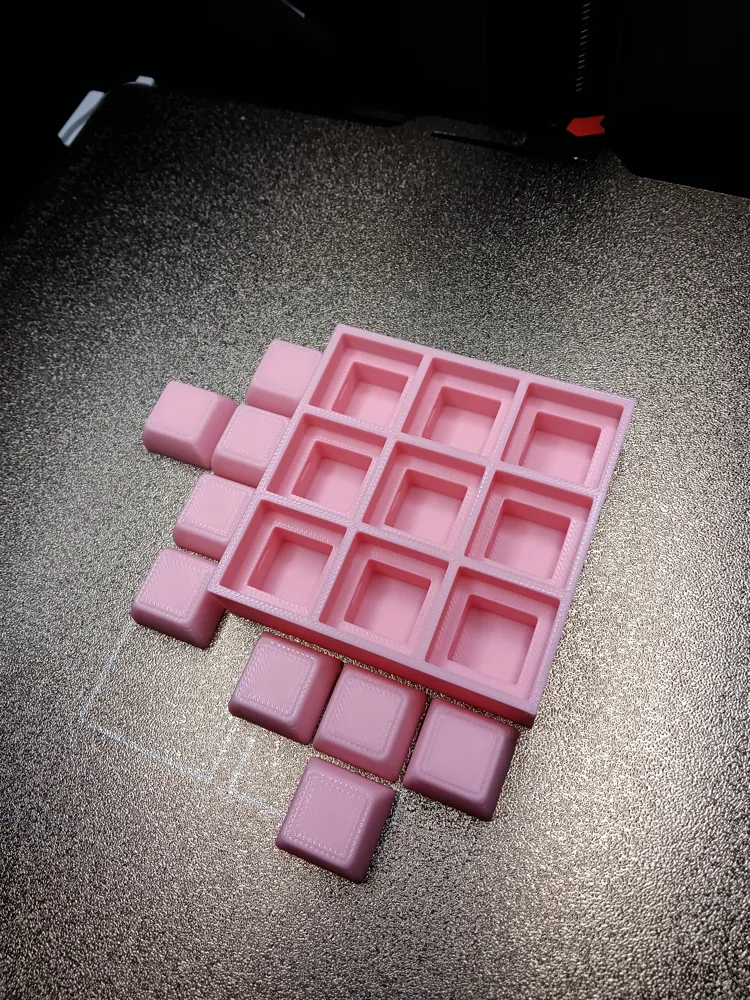 Clicker Inquieto 3x3 - Modelo de impresión 3D gratuito - MakerWorld