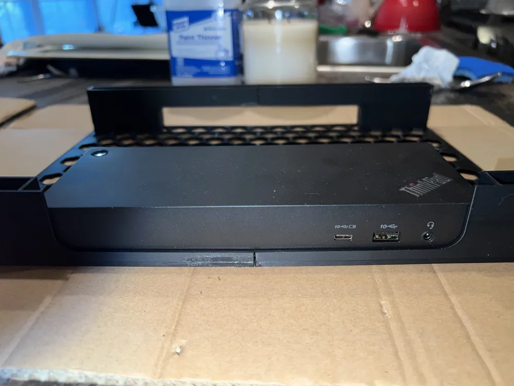Lenovo P16 Gen2 TB4 Workstation Dock Stand von Steven Pomerantz ...
