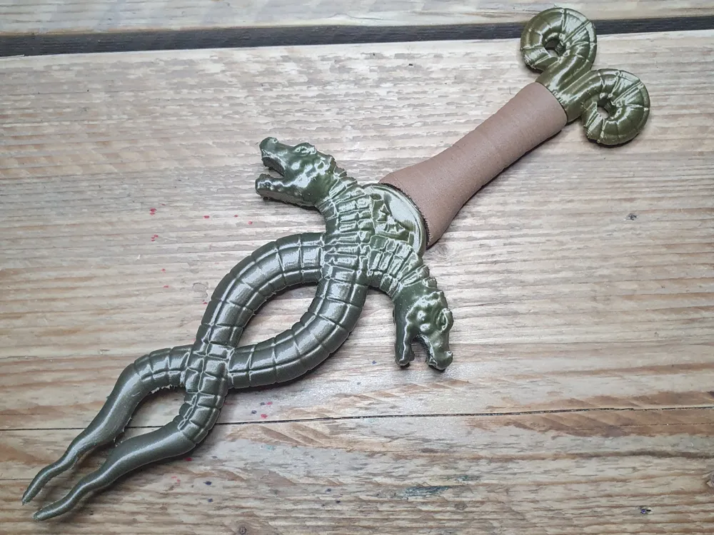 Fangs of the Serpent Dagger by 3DomSculpts MakerWorld: Download Free 3D ...