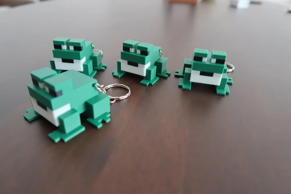 Minecraft Frog Keychain – 2 Versions by Piotrek MakerWorld: Download ...