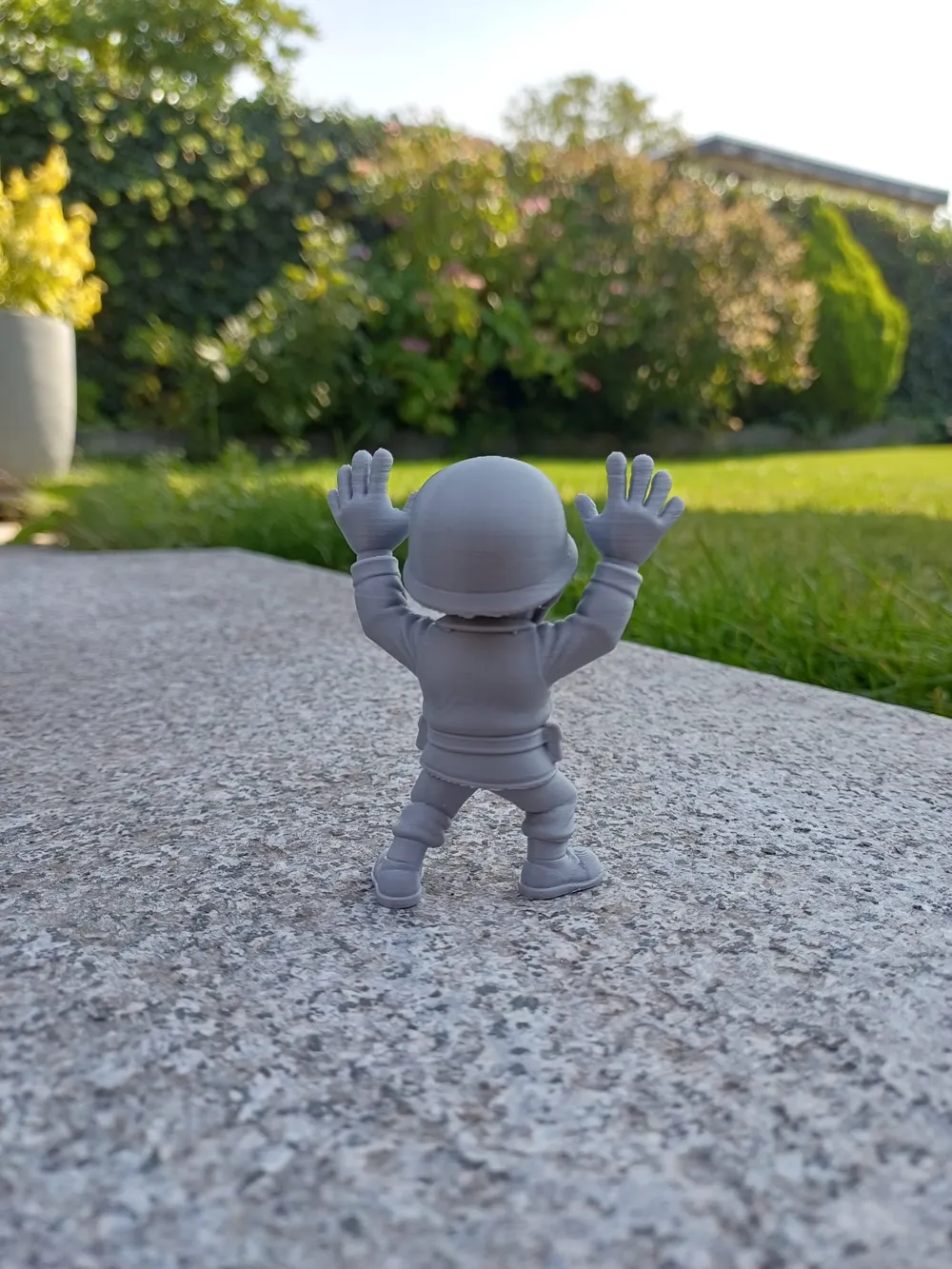 Zombie Soldier – Hands-Up by Koffiekoek MakerWorld: Download Free 3D Models