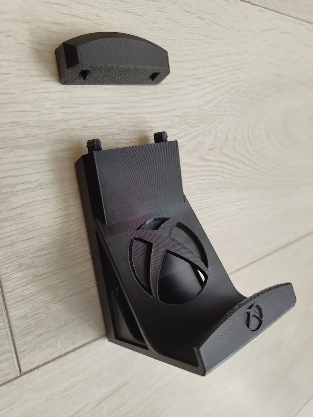 Xbox controller mount, stackable, spare AA holder by Tassesin ...