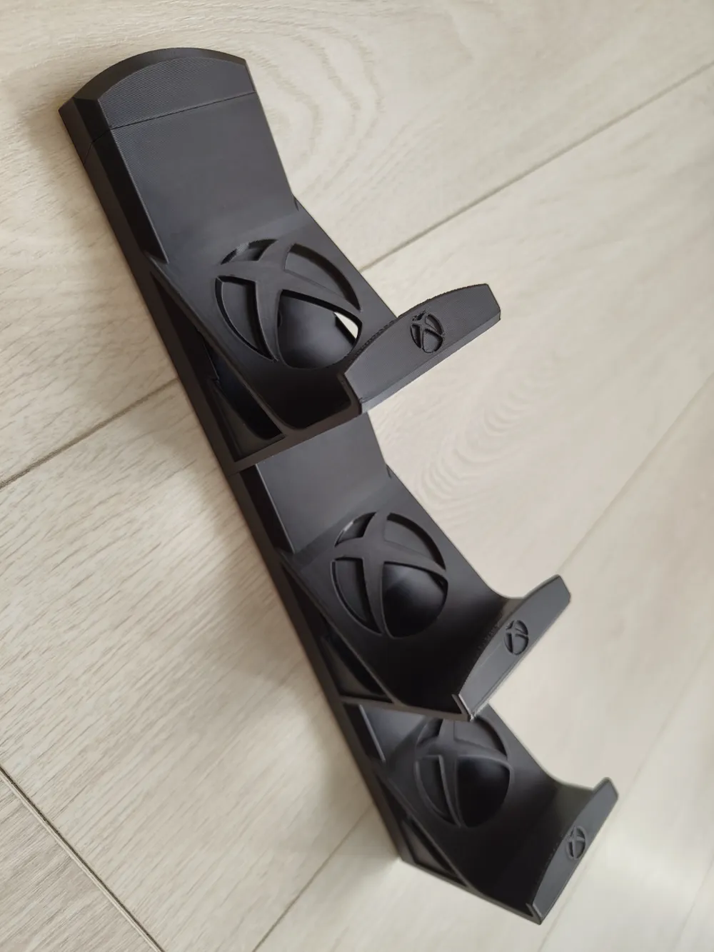 Xbox controller mount, stackable, spare AA holder by Tassesin ...